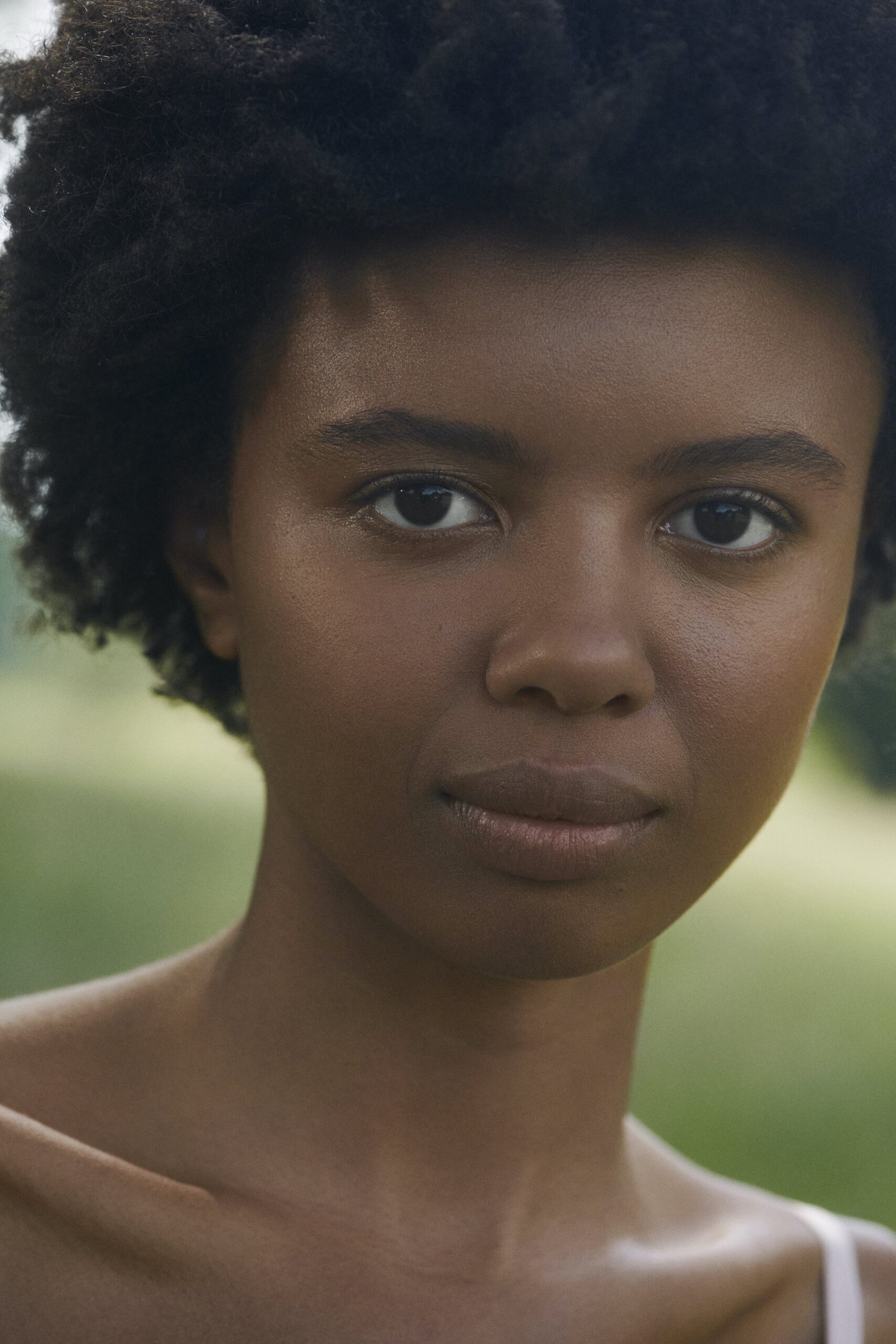 Stella McCartney To ‘Amplify’ Climate Activism Alongside Jane Goodall ...