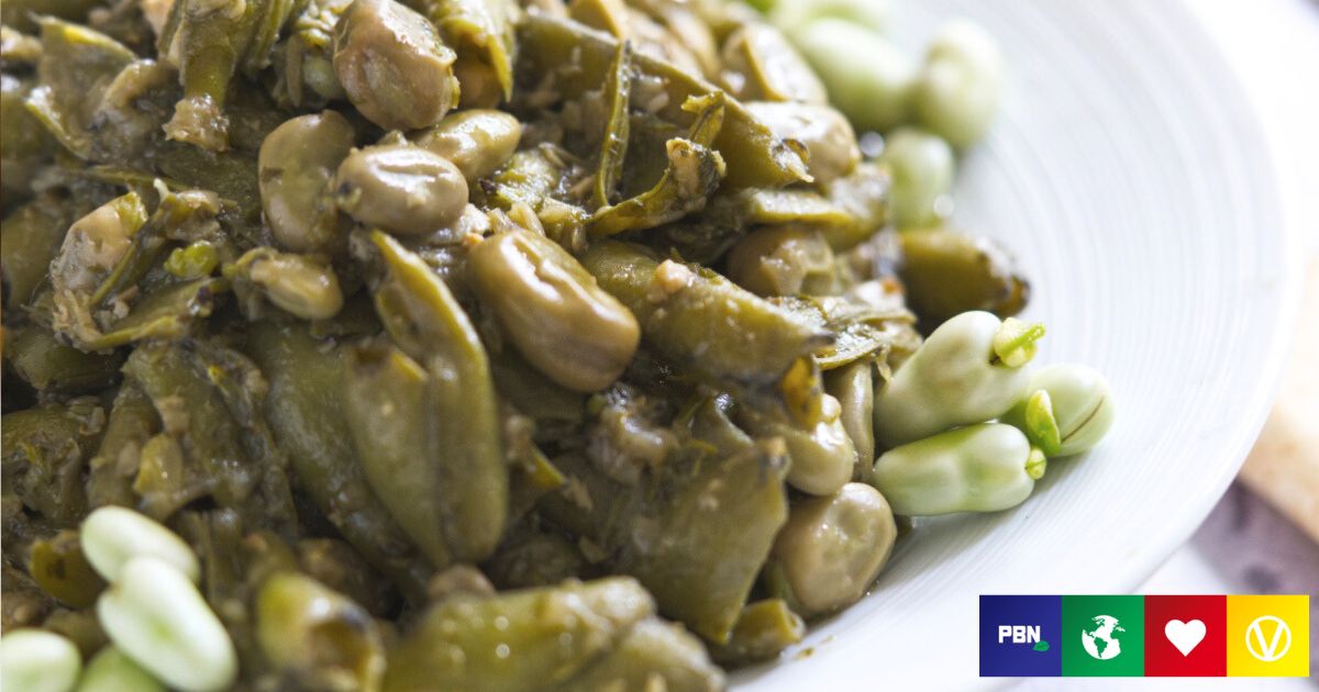 These Garlicky Lebanese Broad Beans Are A Great Vegan Side Dish