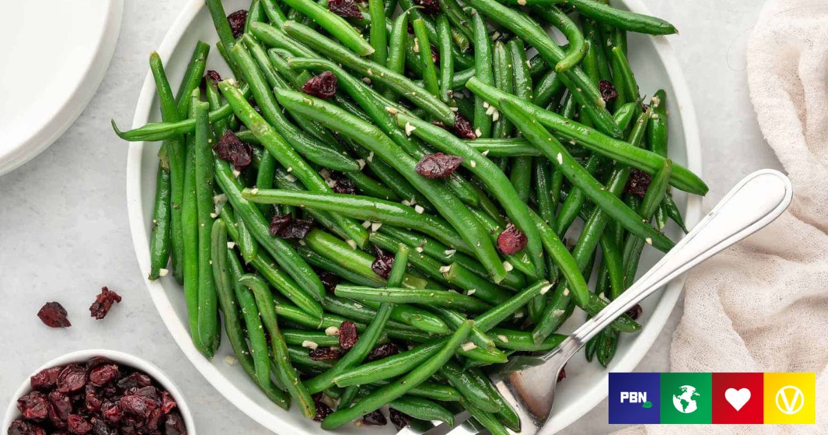 These Cranberry And Garlic Green Beans Are Perfect For Holiday Season