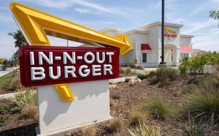 What's Vegan At In-N-Out-Burger? Here Are Your Options