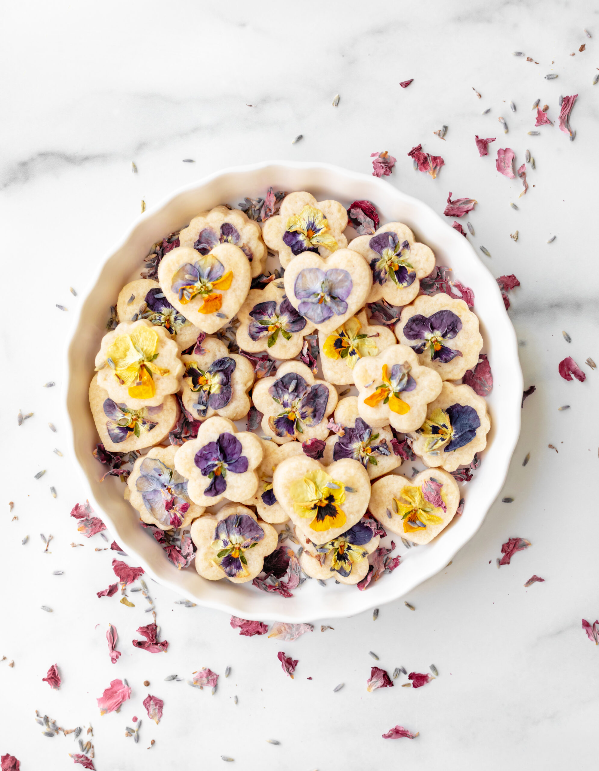 Try These Vegan Shortbread Biscuits With Edible Flowers