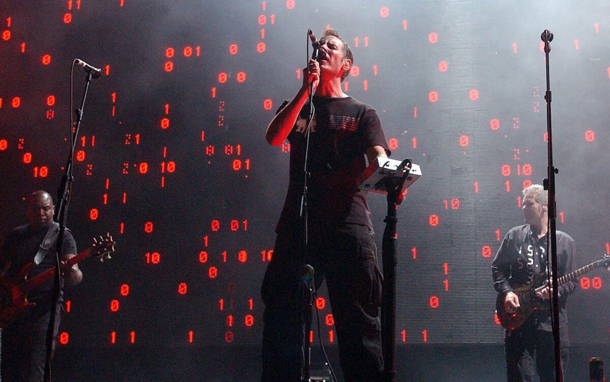 Massive Attack Serves Entirely Vegan Menu At Eco-Conscious Gig