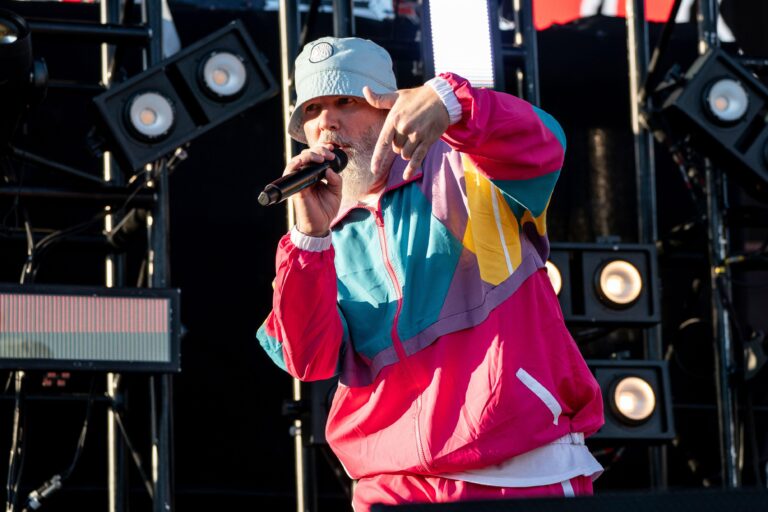 Limp Bizkit's Fred Durst Eats Vegan Wings On 'Hot Ones'
