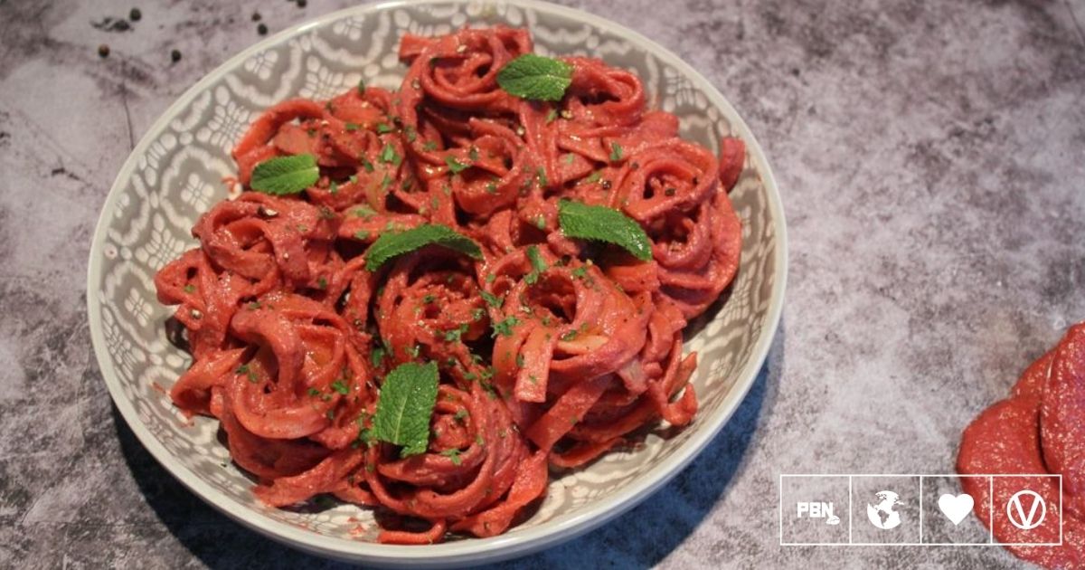 How To Make This 10-Minute Creamy Beetroot Pasta