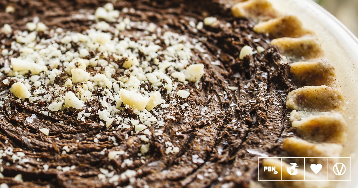 Chocolate Cream Pie (Dairy-Free Raw Dessert)