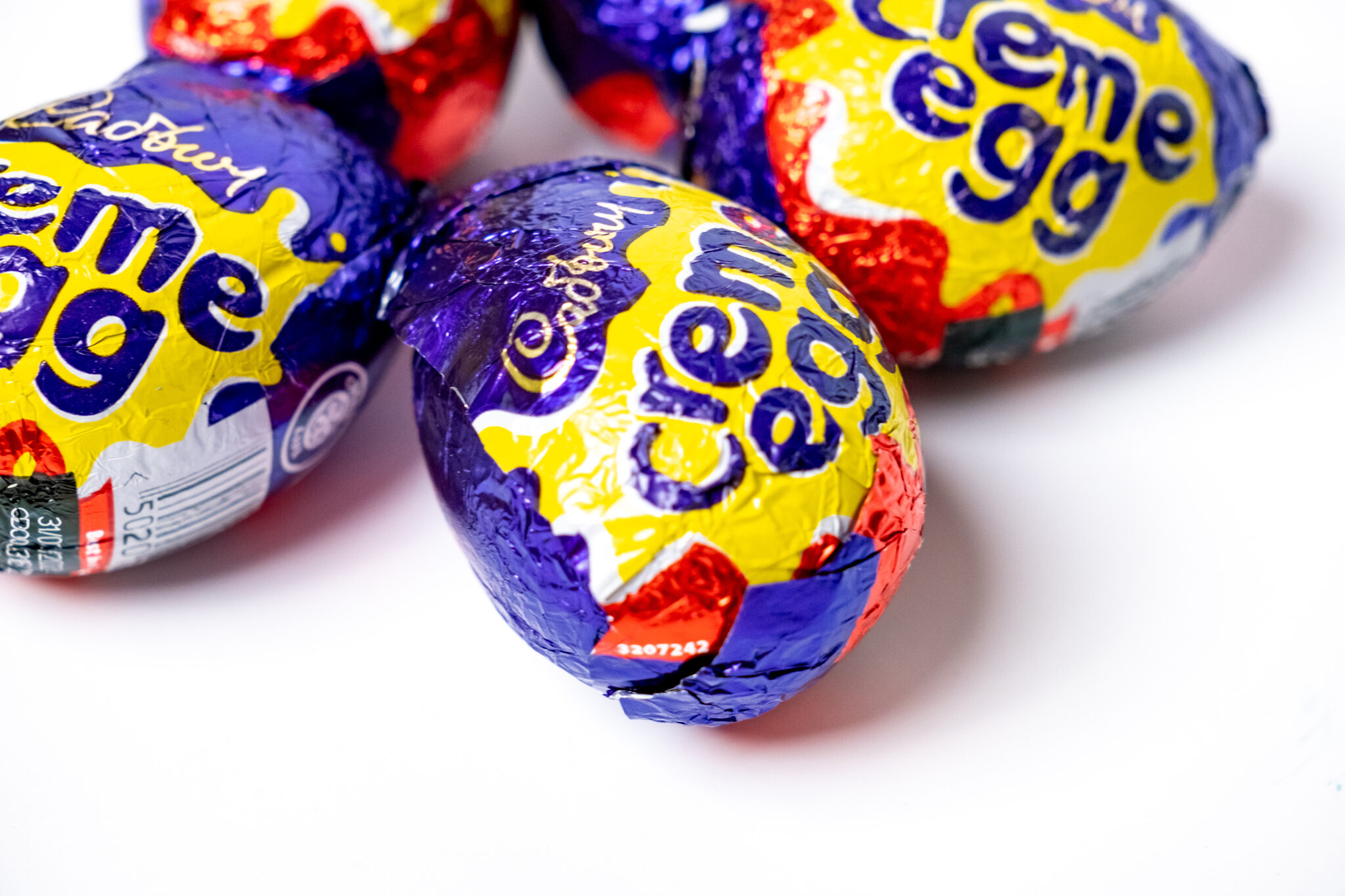 Celebrate Easter Early With The New Creme Egg Flavored Oreos